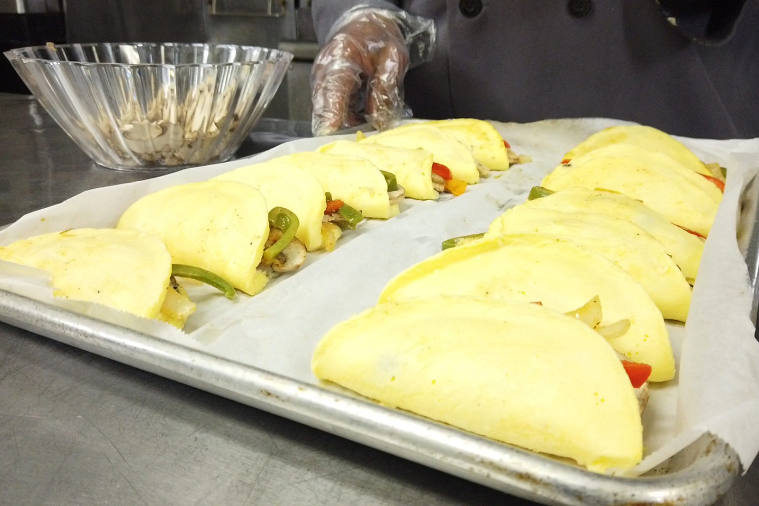 Speed-Scratch Mushroom Cheddar Omelet – The Mushroom Council